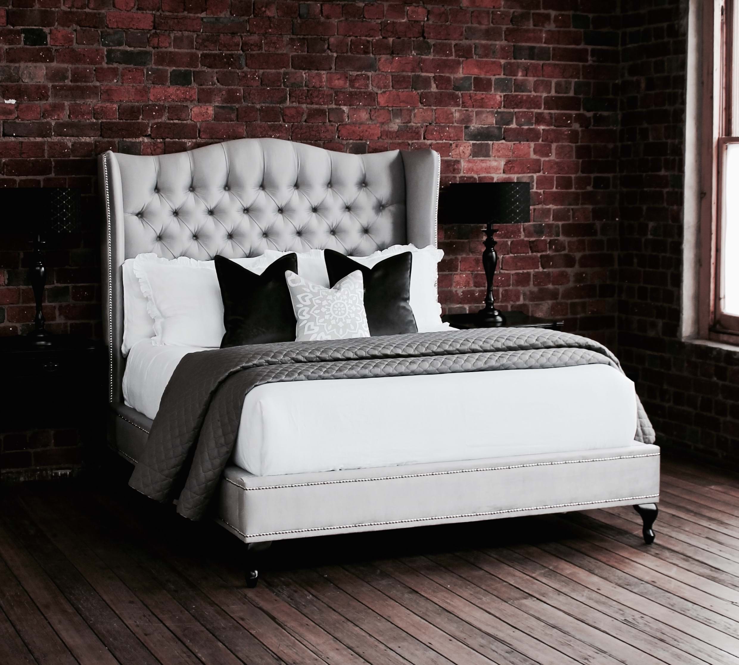 Wing bed head store